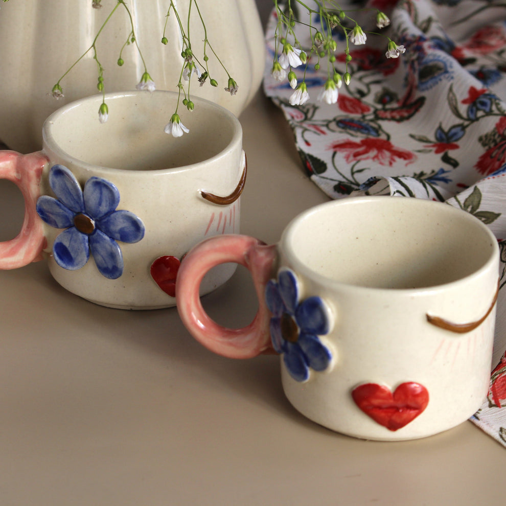 Daisy Blooms Mug Set- Embossed Design, Ivory – del hogar